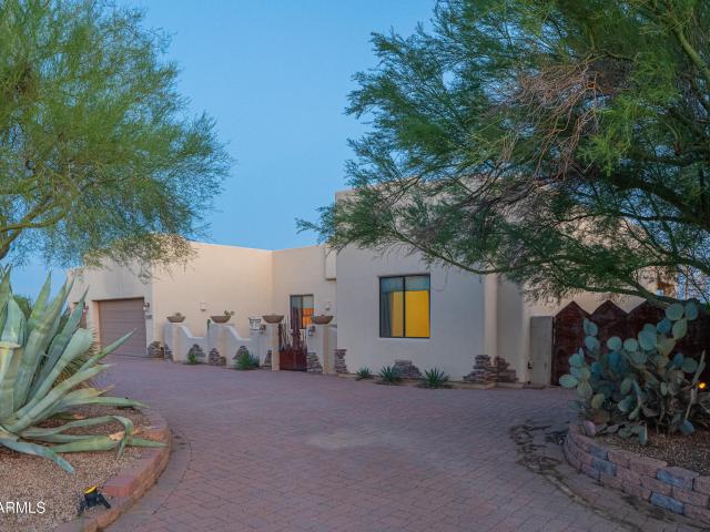 13639 e hedgehog place