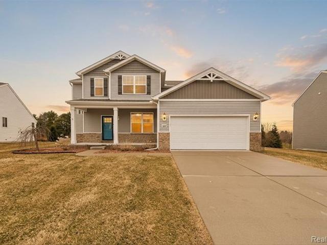 1363 Douglas Fir Dr, Oceola Township, MI 48843