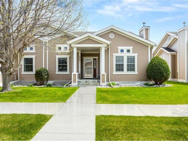 1363 Highpointe Dr N, Fargo, ND 58102