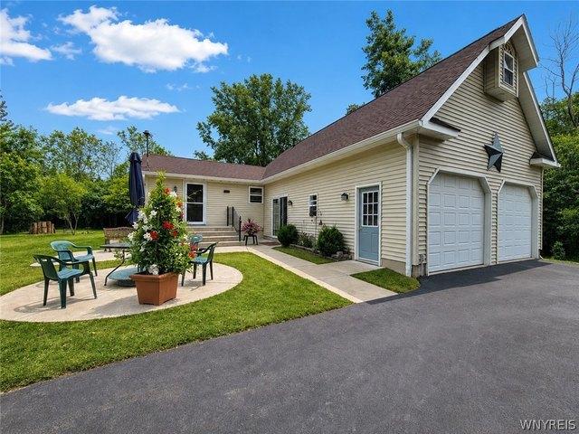 1363 Losson Rd, Depew, NY 14043