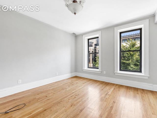 1363 W Walton St 2F, Chicago, IL