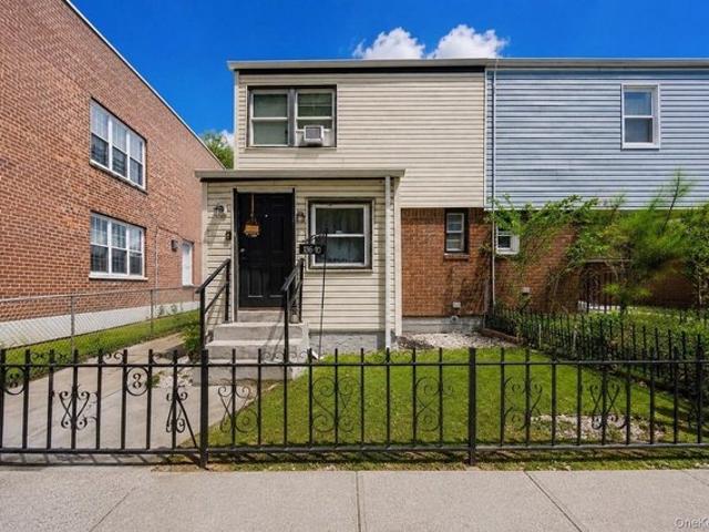 136 10 nd St, Queens, NY 11413