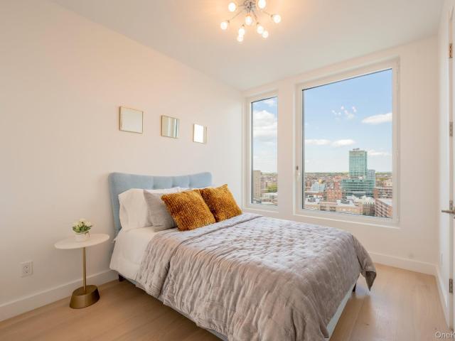 136 18 Maple Avenue 19G