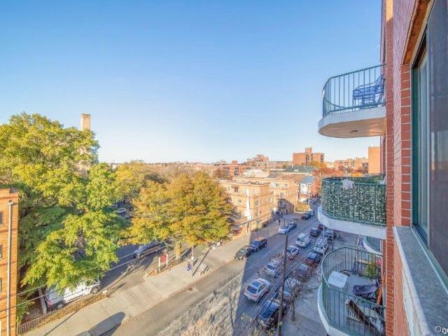 136 1 th Avenue 7C
