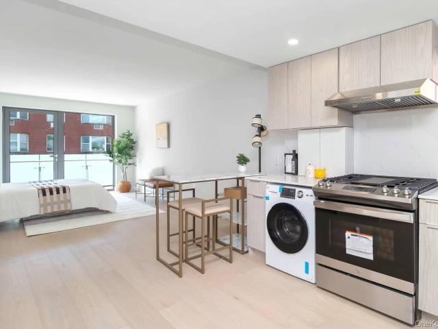 136 8 st Avenue 5H