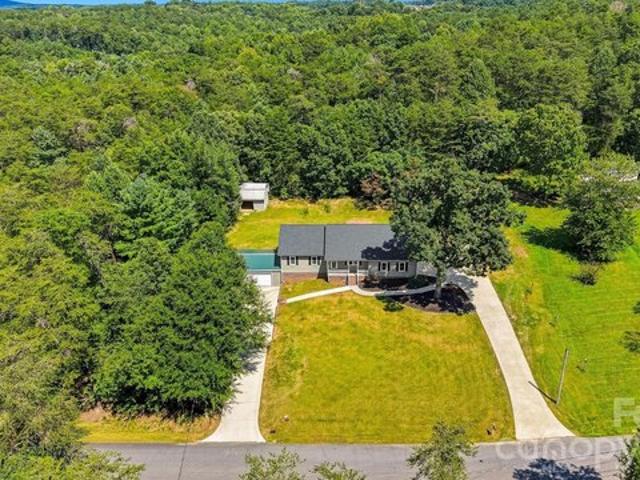 136 Cook Ln, Hickory, NC 28601