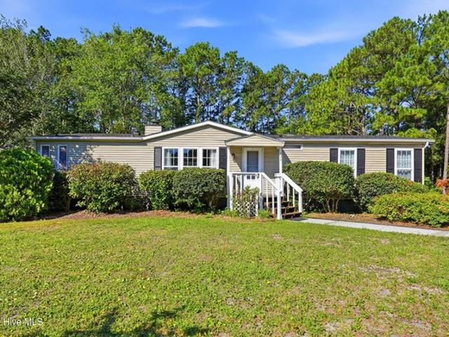 136 Champion Dr, Hampstead, NC 28443