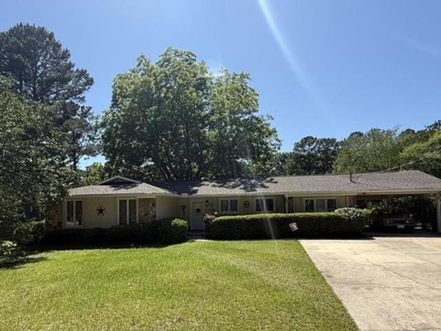 136 Chewalla Cir, Eufaula, AL 36027