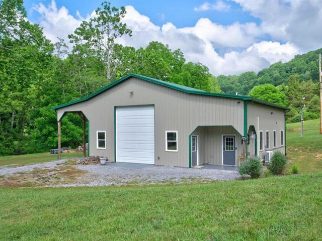136 Clemons Ln, Pearisburg, VA 24134