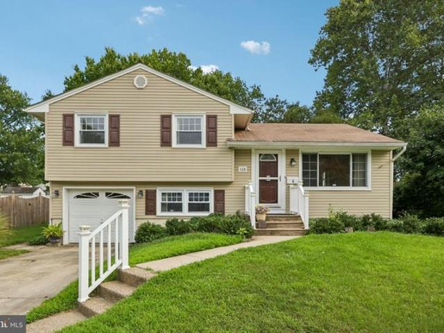 136 Cressmont Ave, Blackwood, NJ 08012