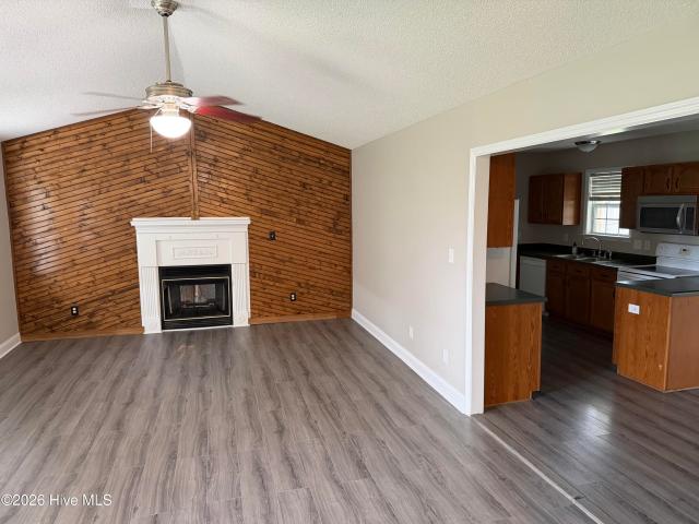 136 Annie Road