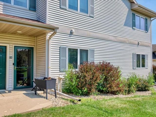 136 Alpine Meadows Ct, Oregon, WI 53575