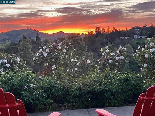 136 Ardith Dr, Orinda, CA 94563