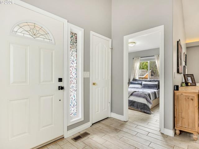 136 B 3RD AVE