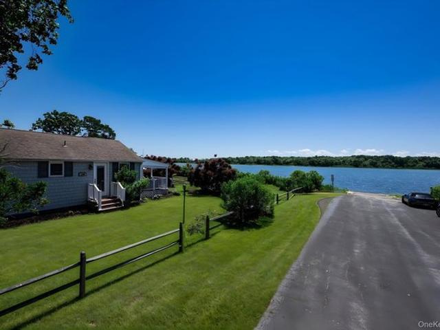 136 Bayview Ave, Southold, NY 11971
