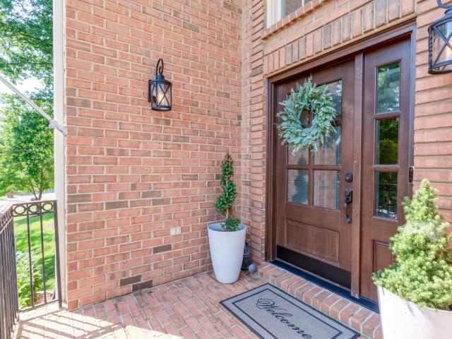 136 Ballentrae Dr