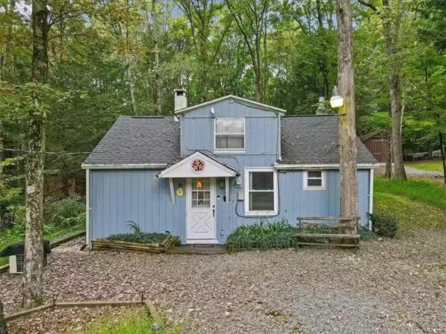 136 BEAR CREEK DR, JIM THORPE, PA 18229 Single Family Residenc.