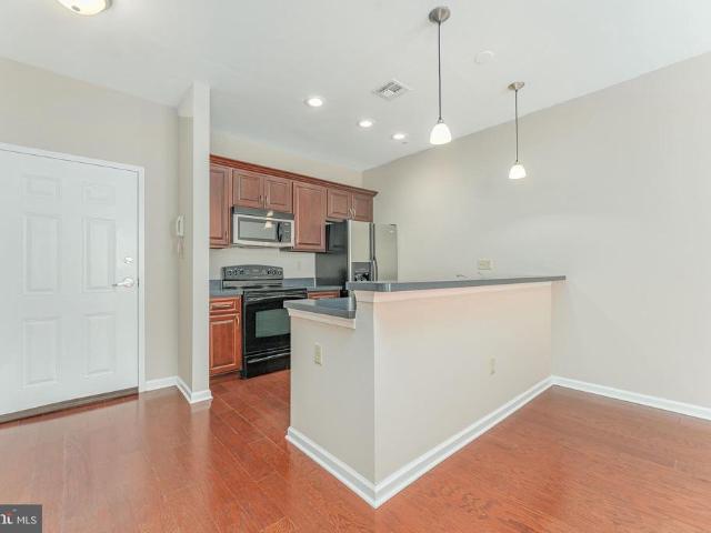 136 Bridge Street # 302