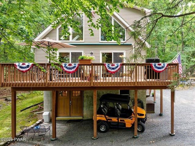 136 Bridle Rd, Lackawaxen, PA 18435