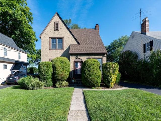 136 Grant Ave, White Plains, NY 10604