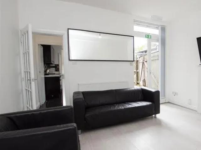 136 Gristhorpe Road, Stirchley, B29 7SL, United Kingdom | 6 bed house for rent #166023431 | Rentberry