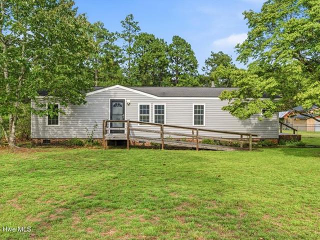 136 Driggers Dr, Hamlet, NC 28345
