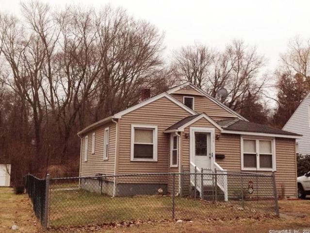136 Dunham St, Norwich, CT 06360 in Norwich, Connecticut