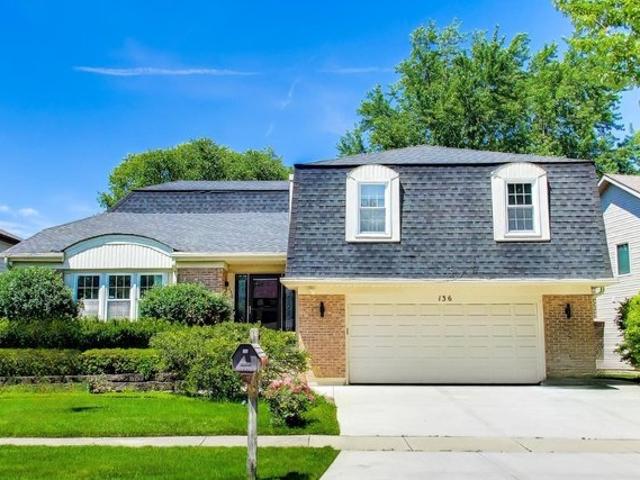 136 E Fox Hill Dr, Buffalo Grove, IL 60089