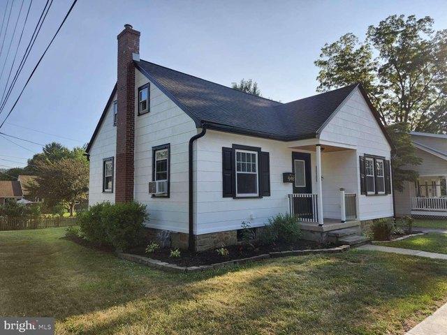 136 E Gaul St, Wernersville, PA 19565