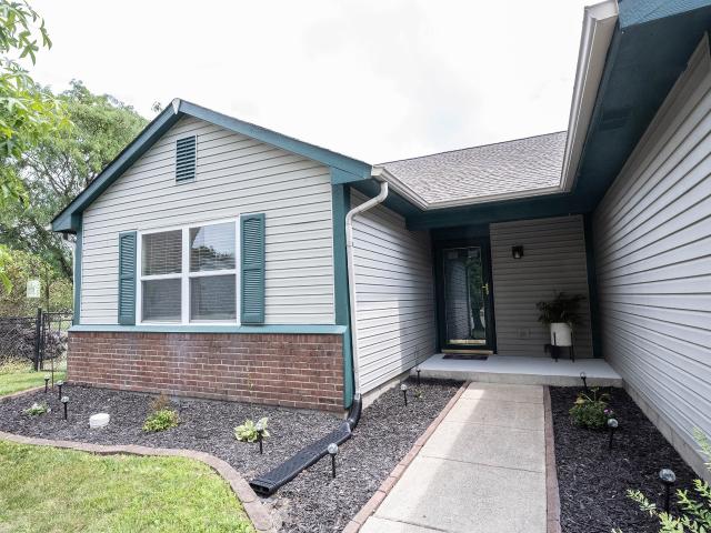 136 E Lullaby Court