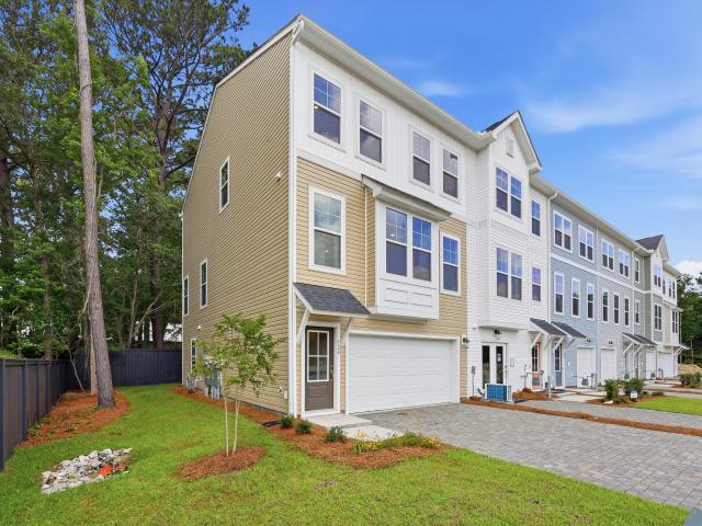 136 Fernbank Road Court