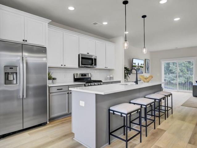 136 Fernbank Road Ct, Johns Island, SC 29455