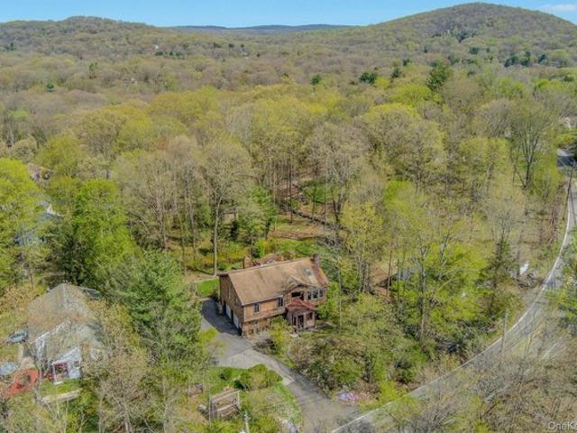 136 Furnace Woods Rd, Cortlandt Manor, NY 10567