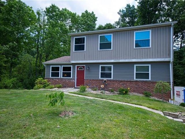 136 Keithwood Dr, Valencia, PA 16059