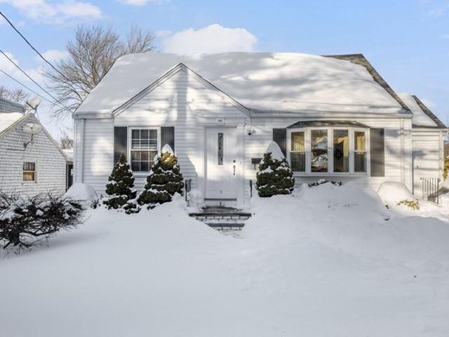 136 King Philip Rd, East Providence, RI 02916