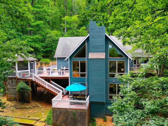 136 hooded warbler ln