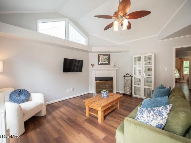 136 Hammond Place Circle