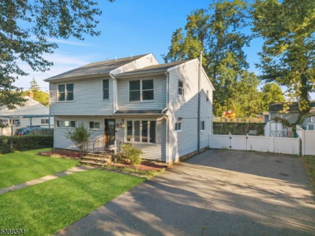 136 Haroldson Pl, Pompton Lakes, NJ 07442 | MLS #4021 | Compass