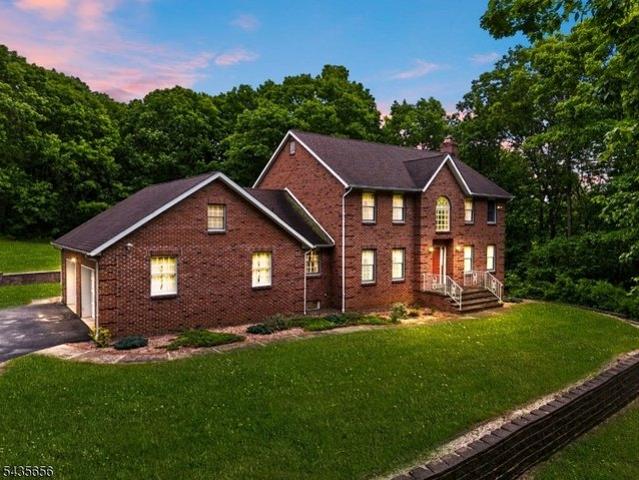 136 Henderson Rd, West Milford, NJ 07460