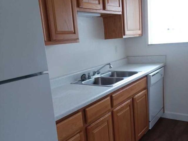 136 Hessel on the Park 2 Bedroom Apartment for Rent at 1862 Valley Rd, Champaign, IL 61820 Bolten Field