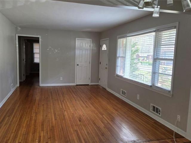 136 Hillsdale Drive SE
