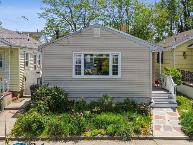 136 Inskip Avenue