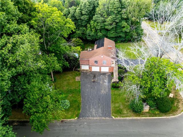 136 Jenckes Hill Road