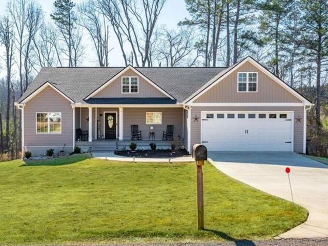 136 Oak Dr, Maysville, GA 30558