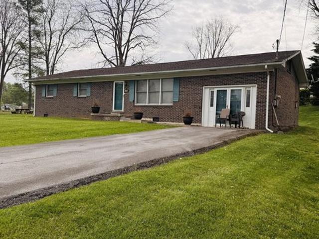 136 Longview Rd, Bristol, VA 24201
