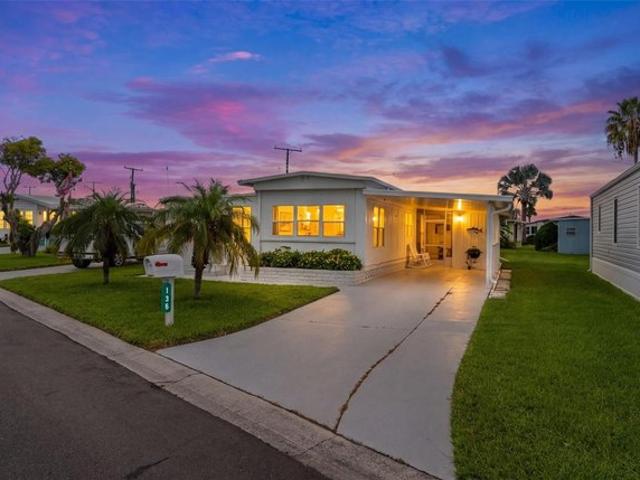 136 Lakeview Dr, Palmetto, FL 34221