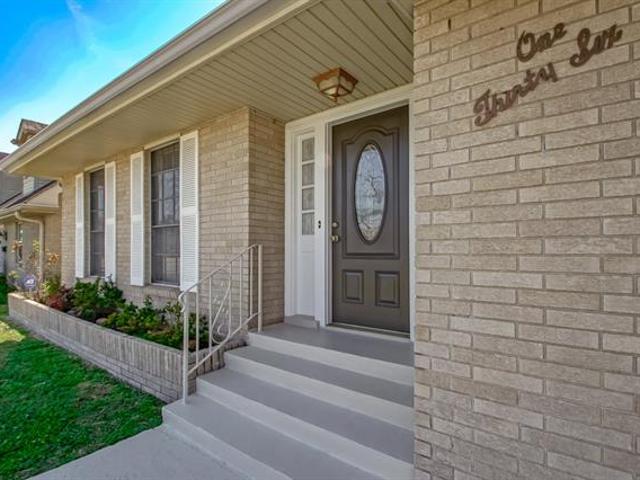136 Linda Ct, Gretna, LA 70053 | MLS #2525