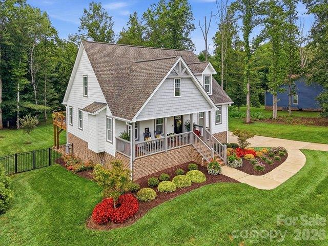 136 Maplewood Ct, Hudson, NC 28638