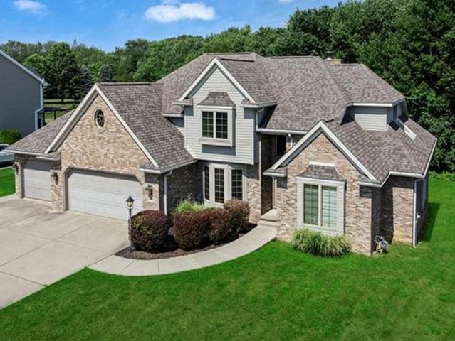 136 Meadow Dr, Beaver Falls, PA 15010