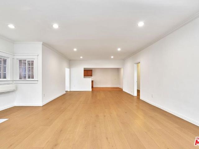 136 N Serrano Avenue